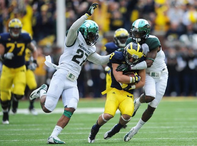 Michigan 12, Michigan State 10 - Touch the Banner Michigan 12, Michigan State 10 - Touch the Banner