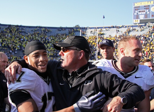 Michigan football roundup, plus a chicken ejected from Yost Ice Arena