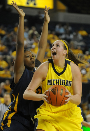 Michigan women's basketball team faces a familiar foe in the third ...
