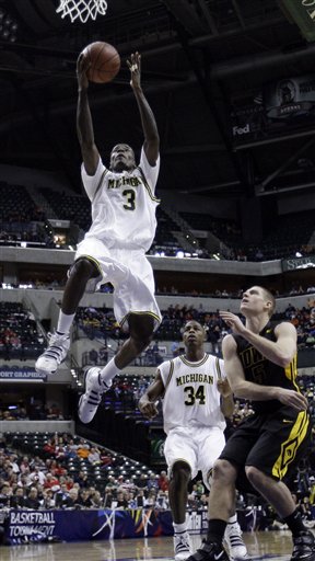 A relaxed Manny Harris shrugs off ugly end to regular season, leads ...