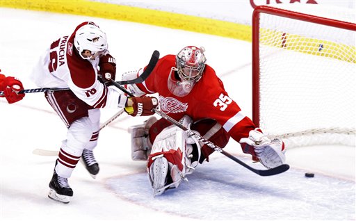 Red Wings in a must-win situation, Chelsea's Tony Scheffler comes home