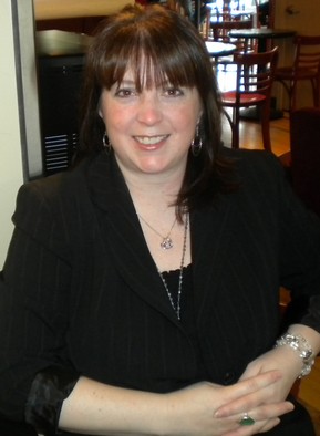 Professional writer, April Scarlett, motivates women to follow their dreams