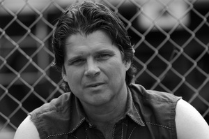Chris Knight bringing his gritty, homegrown songs to The Ark