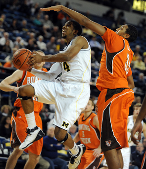Darius Morris shows signs of being a key player for the Michigan ...