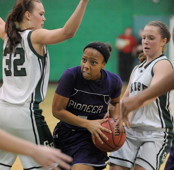 Kamilah Carter scores 26 in Pioneer's 64-44 win over Gabriel Richard