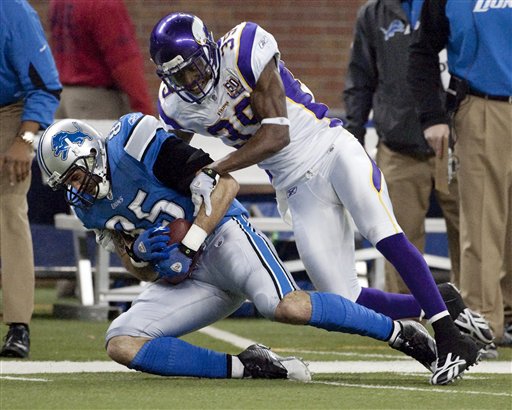 Lions win again, finish in 3rd place; Red Wings lose and more links