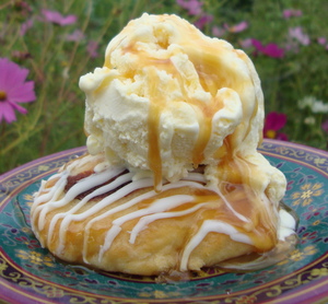 Cinnamon roll sundae is easy to make but will impress your guests