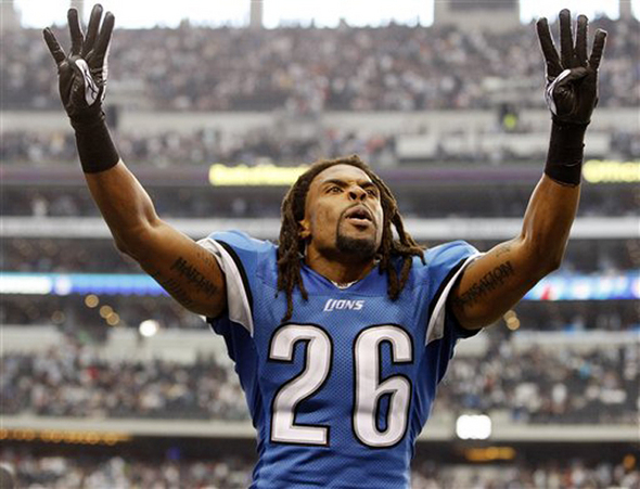 Lions stun Cowboys with rally; Tigers tie series with Yankees