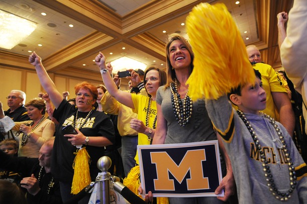 Michigan basketball pep rally at Atlanta hotel