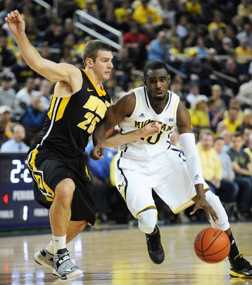 Images from No. 2 Michigan's 95-67 win over Iowa