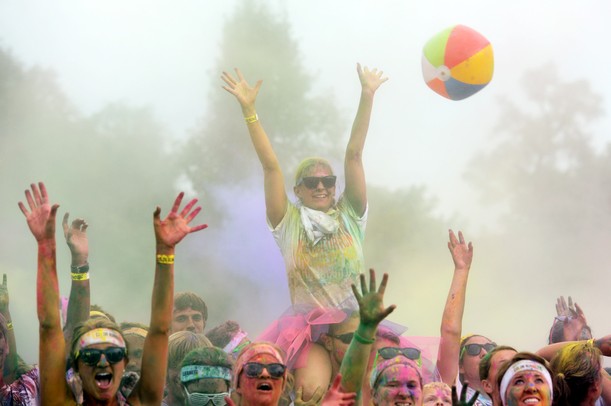 Thousands dash through Ypsilanti in city's first Color Run