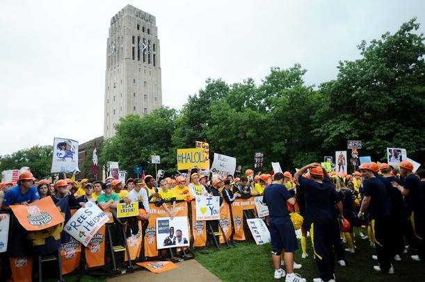 Images from ESPN 'College GameDay' show from Ingalls Mall in Ann Arbor