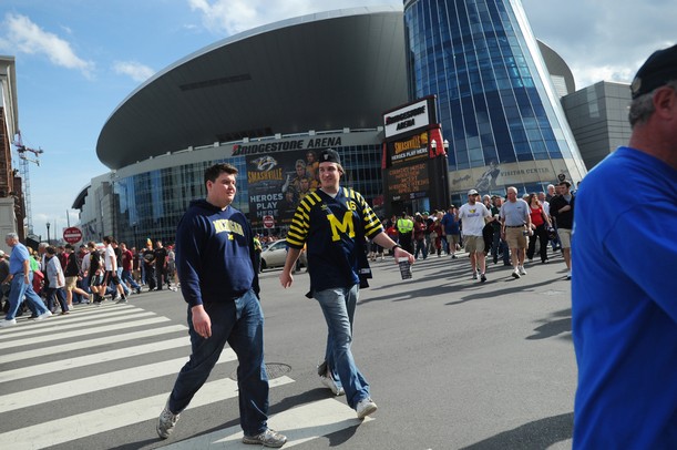 Images from Nashville: U-M fans, tourists and Elvis