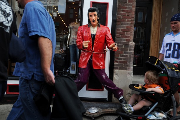 Images from Nashville: U-M fans, tourists and Elvis