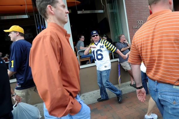 Images from Nashville: U-M fans, tourists and Elvis