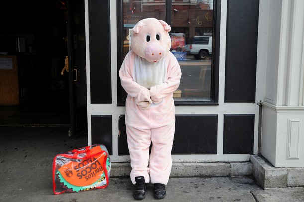 Images from Nashville: U-M fans, tourists and Elvis