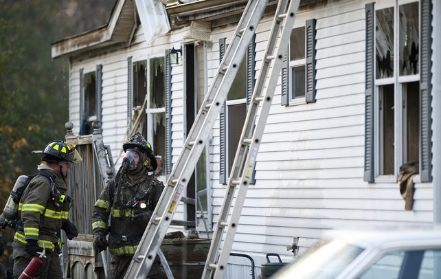 2 residents hospitalized after escaping mobile home fire