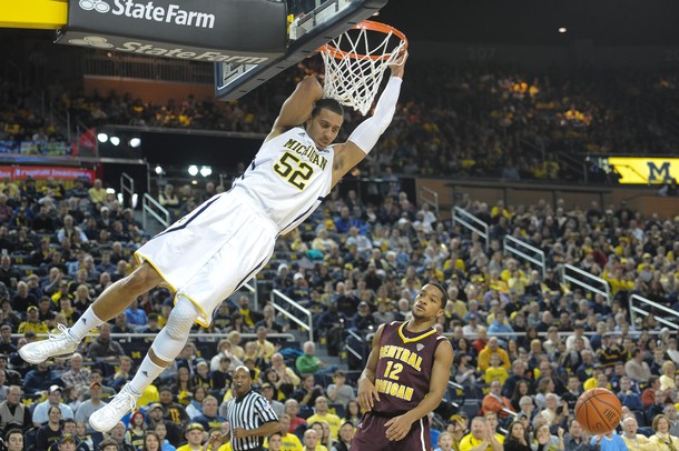 Images from No. 2 Michigan's 88-73 win over Central Michigan