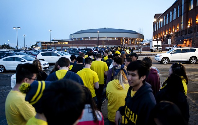 Near-capacity crowd packs Crisler Center to watch Michigan vs ...