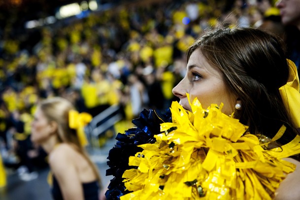 Near-capacity crowd packs Crisler Center to watch Michigan vs ...