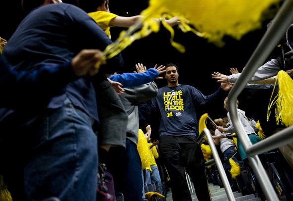 Michigan basketball team receives champion's welcome from charities ...