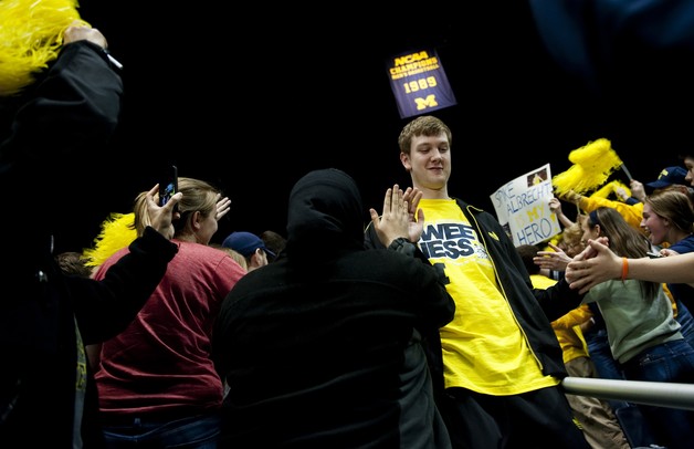 Michigan basketball team receives champion's welcome from charities ...