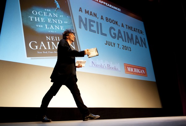 Best-selling author Neil Gaiman's appearance worth the wait for packed ...