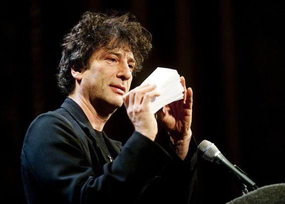 Best-selling author Neil Gaiman's appearance worth the wait for packed ...