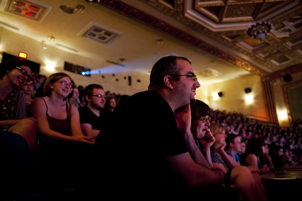 Best-selling author Neil Gaiman's appearance worth the wait for packed ...