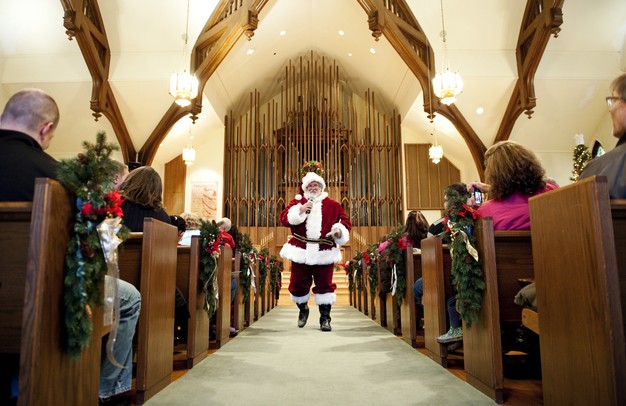 Scenes from 'Sing Along With Santa' 2012