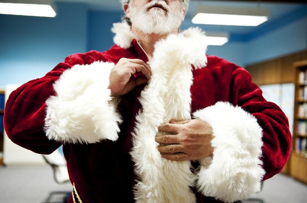 Scenes from 'Sing Along With Santa' 2012