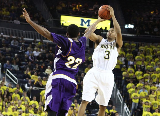Images from the Michigan basketball team's 59-55 win over Western Illinois