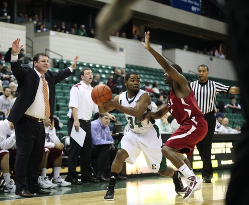 Images from the Eastern Michigan basketball team's win over Rochester ...