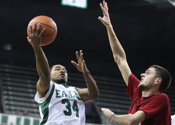 Images from the Eastern Michigan basketball team's win over Rochester ...